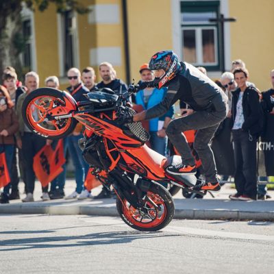 KTM DUKE Performance durch die Augen von Bagaros | KTM Deutschland